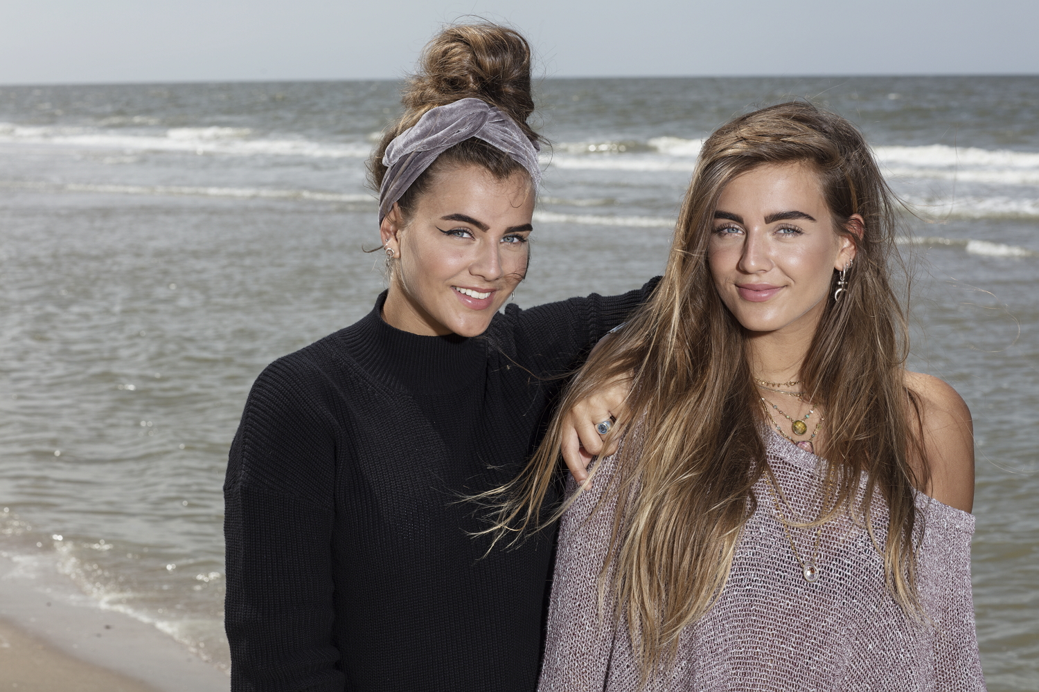 Fonk - Campagnes: ABN AMRO strikt Gezusters Reinders voor docureeks